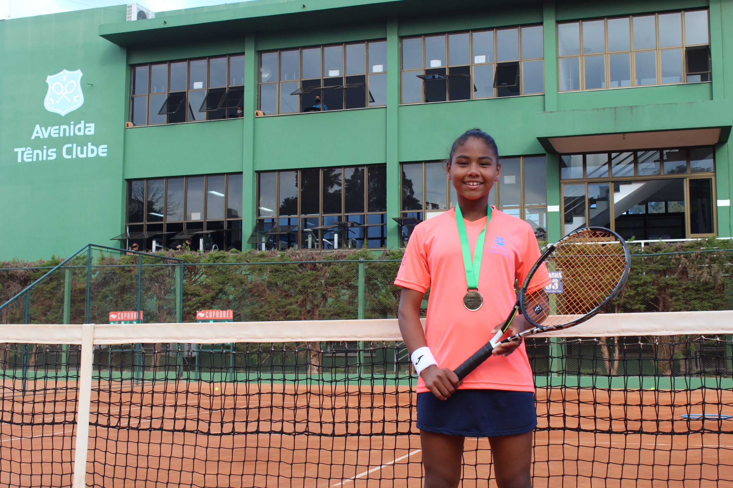 Ana Cruz é consagrada campeã Sul-Americana - Avenida Tênis Clube